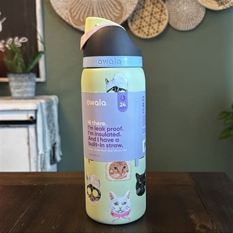 Owala Kitchen Owala Uo Exclusive Freesip 32 Oz Water Bottle In Cat