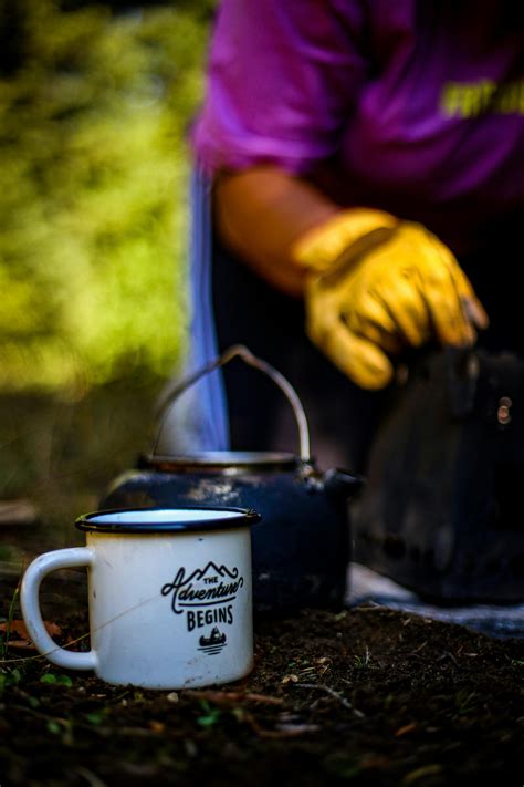 책 위에 커피 잔 사진 · 무료 스톡 사진
