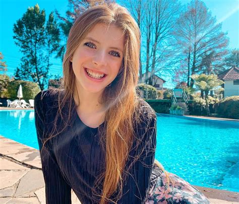 Julia Vitoria Mayer Biography 22 Photos Age Height Real Name