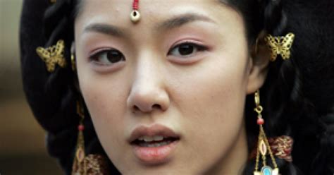 서지혜 노출신 그날따라 스태프들이 다 왔다