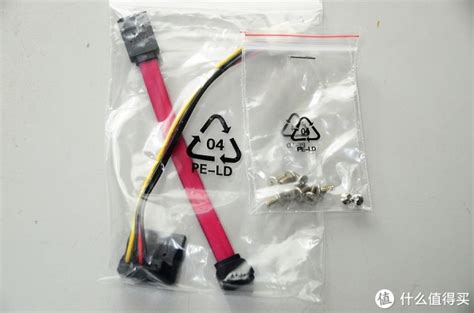 【威联通ts 212p迅雷版云端存储开箱总结】电源线 适配器 摘要频道 什么值得买