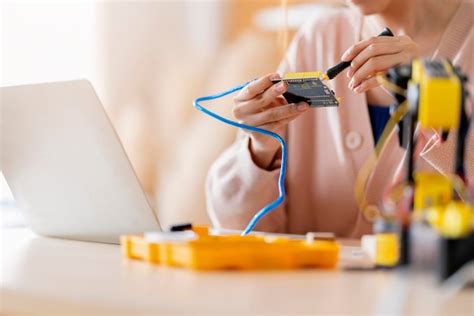 Mengenal Arduino Dalam Pembelajaran Steam Di Sampoerna Academy