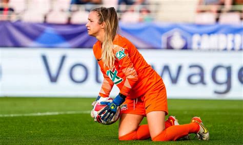 Officiel Taylor Beitz Rejoint La Section Féminine Du Losc Le Petit