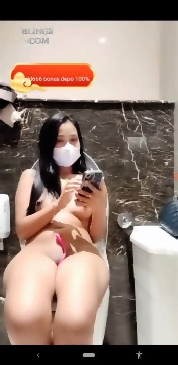 Suka Banget Main Di Toilet