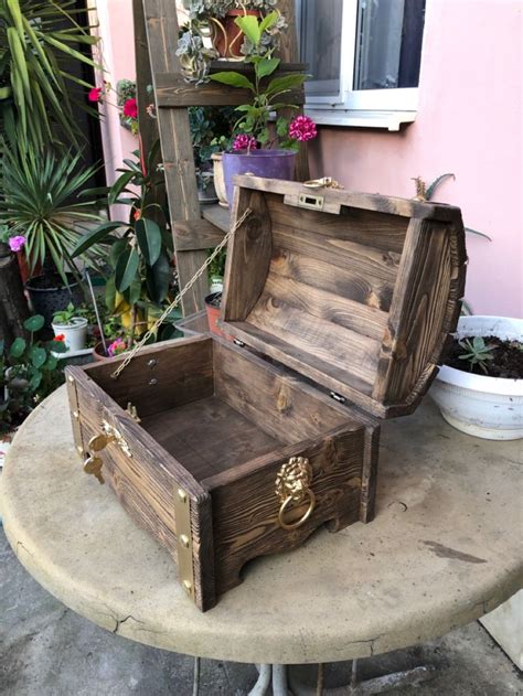 Пин от пользователя Shanda Agricola на доске Pirates Basement в 2024 г Деревянный сундук