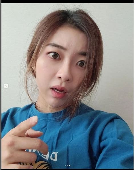 유튜브 싱글벙글 여자분 인스타  Mlbpark