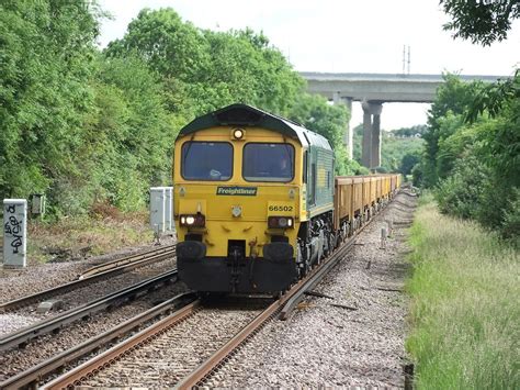 Cuxton Freightliner Class 66502 Arrives At Cuxton On The 6 Flickr