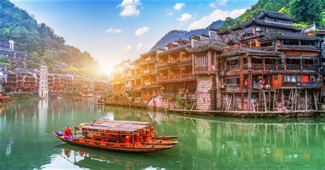 Du Lịch Trương Gia Giới Chốn Bồng Lai” Giữa Lòng Trung Quốc