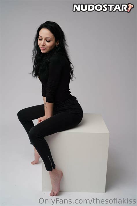 Petite Sofia Kiss Thesofiakiss Onlyfans Leaks Photos Nudostar The Fappening Leaked Photos