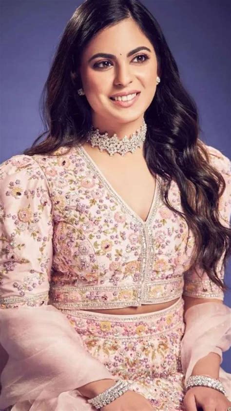 Isha Ambani Ethnic Looks Will Leave You Awestruck