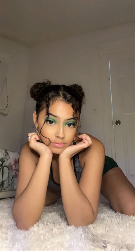 Dani Diaz On Twitter Can I Be Your Alien Gf This Halloween 🎃 O6ewy1x9ou Twitter