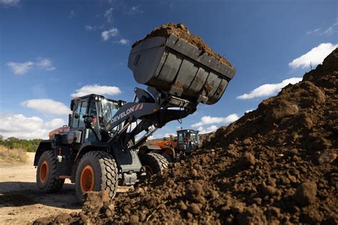 Develon New Features In The Dl 7 Wheel Loader Range The Heavyquip