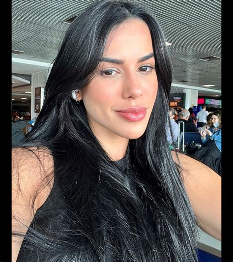 Foto Larissa Tomásia é musa da Império Serrano no Carnaval Purepeople