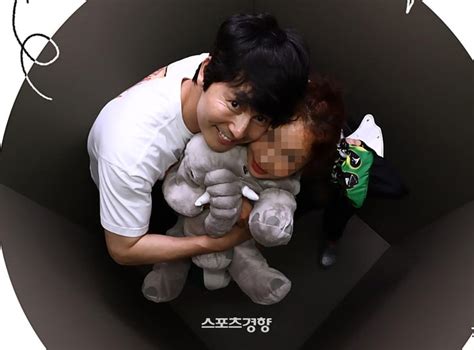 정우성 스킨십 사진 전말 “강남역 사진점에 누군가 흘려”