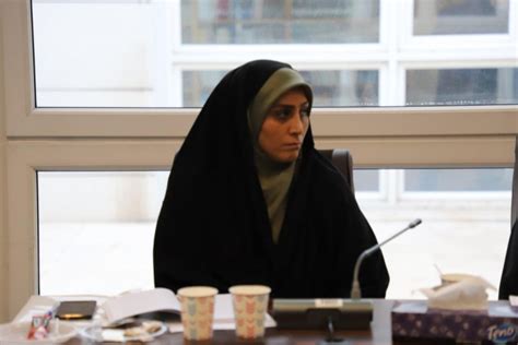 نشست دانش‌افزایی اساتید با موضوع هنر زنانه زیستن ویژه بانوان عضو