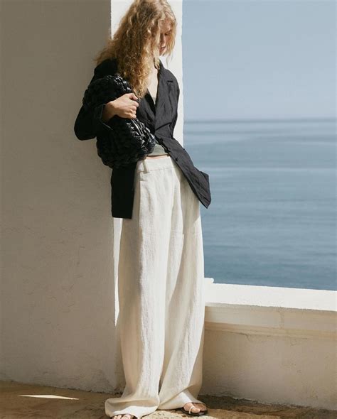 Η δερμάτινη τσάντα από τα Massimo Dutti που θα δώσει ένα σοφιστικέ ...