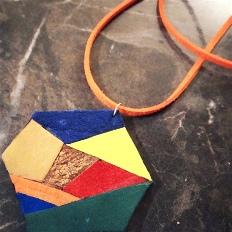 ტყავის ხელნაკეთი აქსესუარები