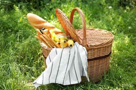 Список продуктов, которые лучше взять на пикник - Статьи на Повар.ру