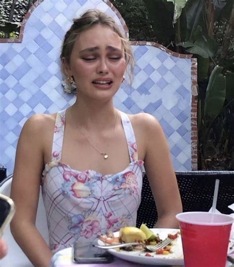 Lily Rose Depp Crying Lily Rose Melody Depp Lily Lily Rose Depp