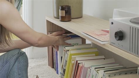 DIY Dorm Hacks Here S How To Build A Bookshelf For Under Society Blog