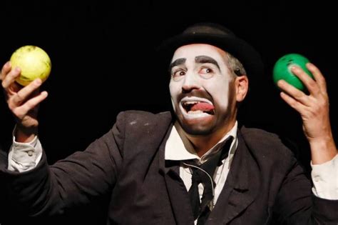 از پانتومیم ترکیه تا سیرک ارمنستان رنگین‌کمان نمایش‌های مختلف در آسمان