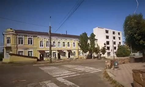 Росіяни знищують старий Маріуполь де історичні будівлі замінять висотками Читайте на Ukr Net