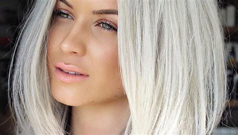 Soft Layered Platinum Lob With Messy Blowout Straight Texture And Center Part The Latest