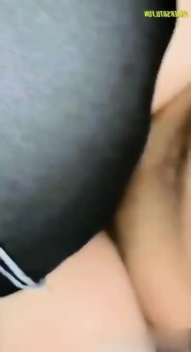 Mahasiswa Kerja Kelompok Di Kontrakan