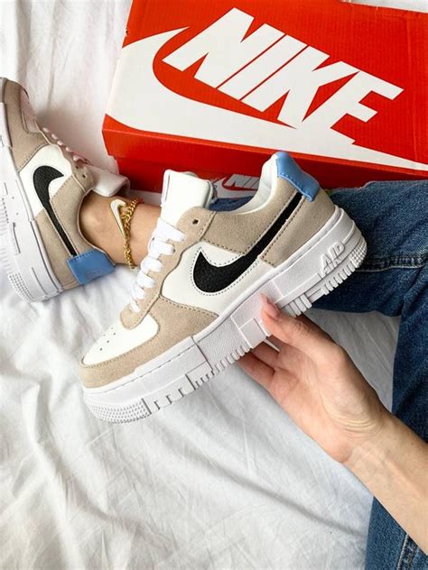 Кросівки Nike Air Force Pixel — ціна 1900 грн у каталозі Кросівки Купити жіночі речі за