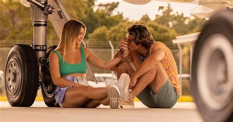 Outer Banks Casts Candid Quotes On Filming Steamy Sex Kissing Scenes Australia