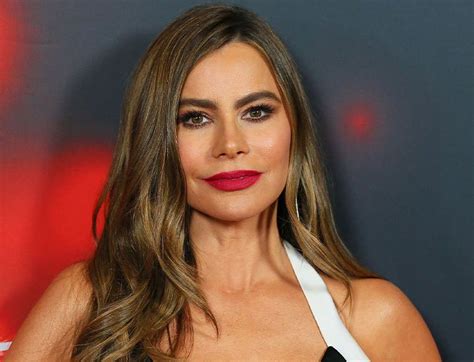 Sofía Vergara Rocks Neon Green Swimsuit In Pic With 1m Likes Purewow