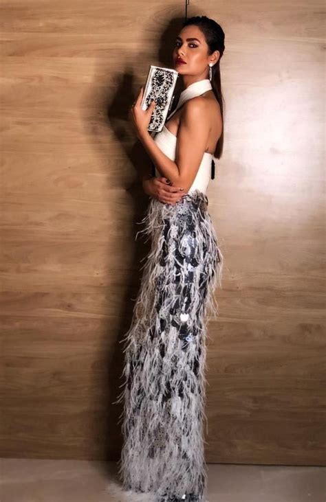 Esha Gupta And Mahira Khan In Rami Kadi R Bollywoodfashion