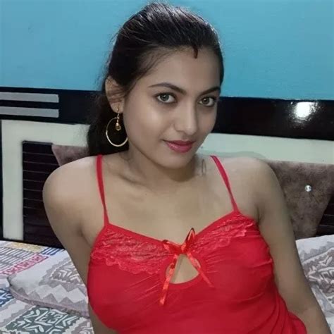 Pati K Kaam Par Jane Ke Baad Yoururfi Ne Makaan Malik Se Chudaya Cum Swallowing Xhamster