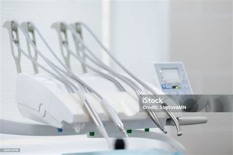 의료 센터의 전문 치과 의사 장비 및 도구 치과 진료소 의사 약속 0명에 대한 스톡 사진 및 기타 이미지 0명 건강 진단 건강관리와 의술 Istock