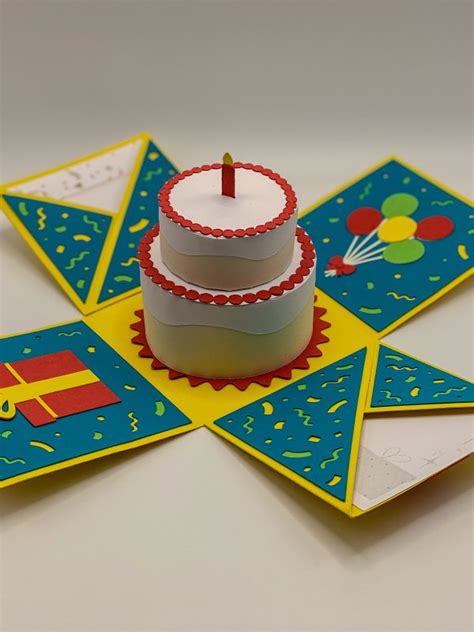 Експлоадираща кутия с торта за подаръци