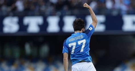 ხვიჩა კვარაცხელია ნაპოლიში მაისურის ნომერს შეიცვლის