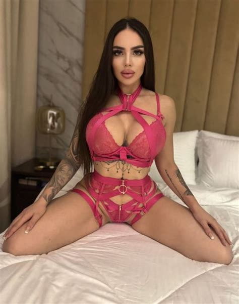 Patricia Trish Boobpedia Encyclopedia Of Big Boobs