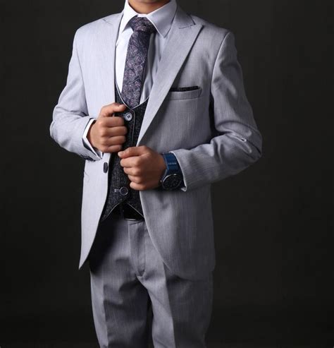 کت و شلوار پسرانه کاملا نو در تهران