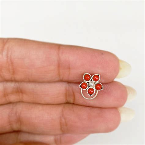 Coral Phool Silver Nose Pin Silberuh