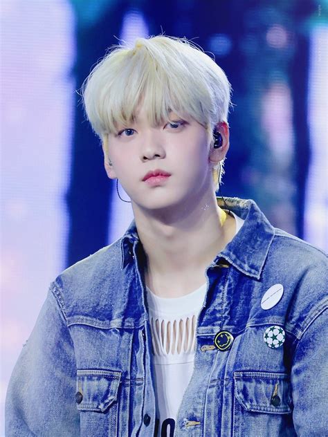 더쿠 투바투 수빈 금발짤 풀고감