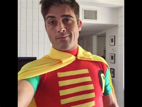 Robin Models Captured Heroes