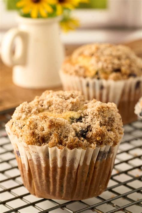 Bakery Style Jumbo Blueberry Muffins With Crumb Topping