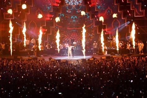 Egyptian Singer Amr Diab Performs In Beirut Middle East Monitor