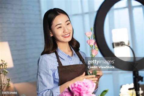 Dream Youtuber Photos And Premium High Res Pictures Getty Images