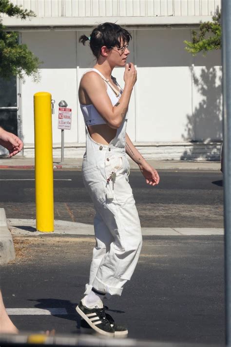 익스트림무비 크리스틴 스튜어트 최근 캘리포니아 쇼핑 모습