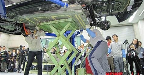 닛산 전기차 리프 분해하는 현대·기아차