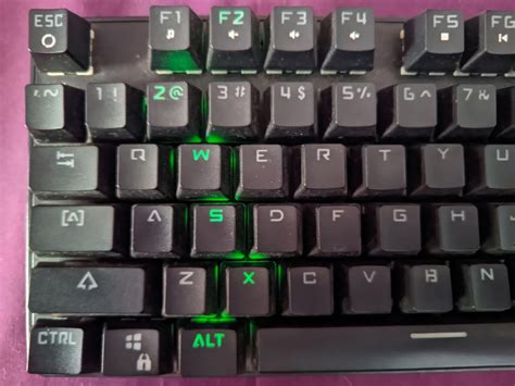 Facing Issues These Keys Are Always Turned On With Green Color Even If I Turn Down Rgb Rmkindia