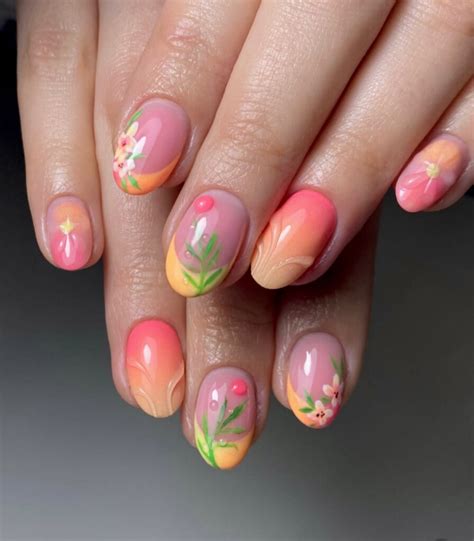 Short Almond Summer Nails 25 Fresh Seasonal Looks The Beauty May