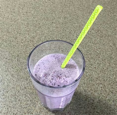 블루베리 밀크 쉐이크