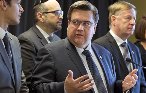 Denis Coderre Utilisé Par Lone Le Devoir